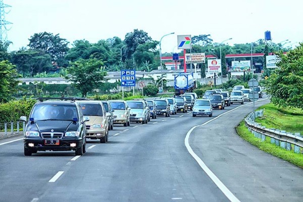 Wajib Diketahui, Ini 5 Aturan Penting Konvoi Mobil - Carmudi Indonesia
