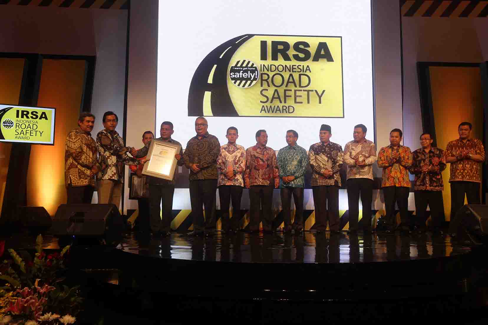 Sinergi Adira Insurance dalam Indonesia Road Safety Award 2015 - Carmudi Indonesia