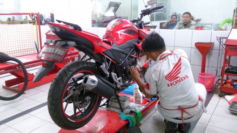 Servis Rutin Motor Injeksi, Bisa Cuma Setahun Sekali
