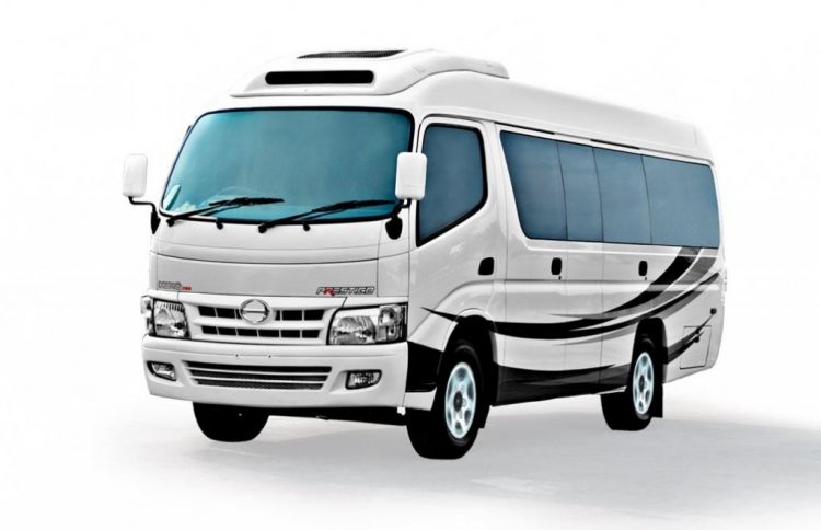 Hino 110 SDBL Pikat Pengusaha Otobus Untuk Angkutan Lebaran