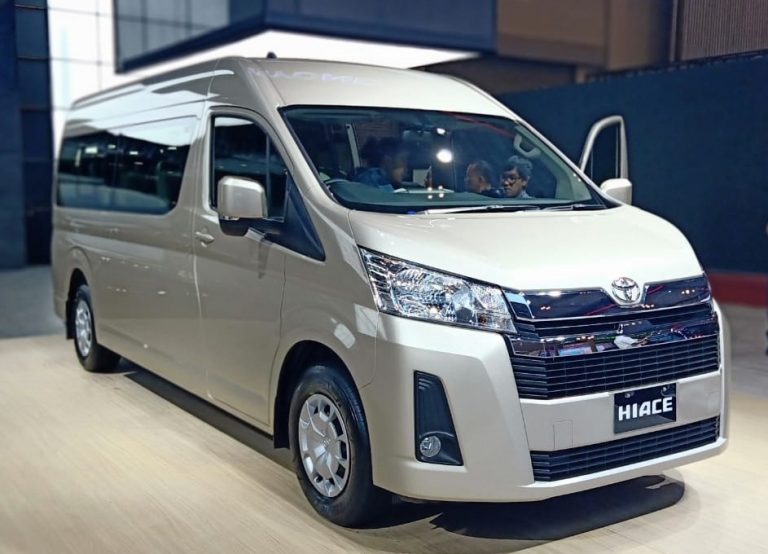 Harga Toyota Hiace Bekas Setara Fortuner, Bisa Cari Uang Pula Nih ...