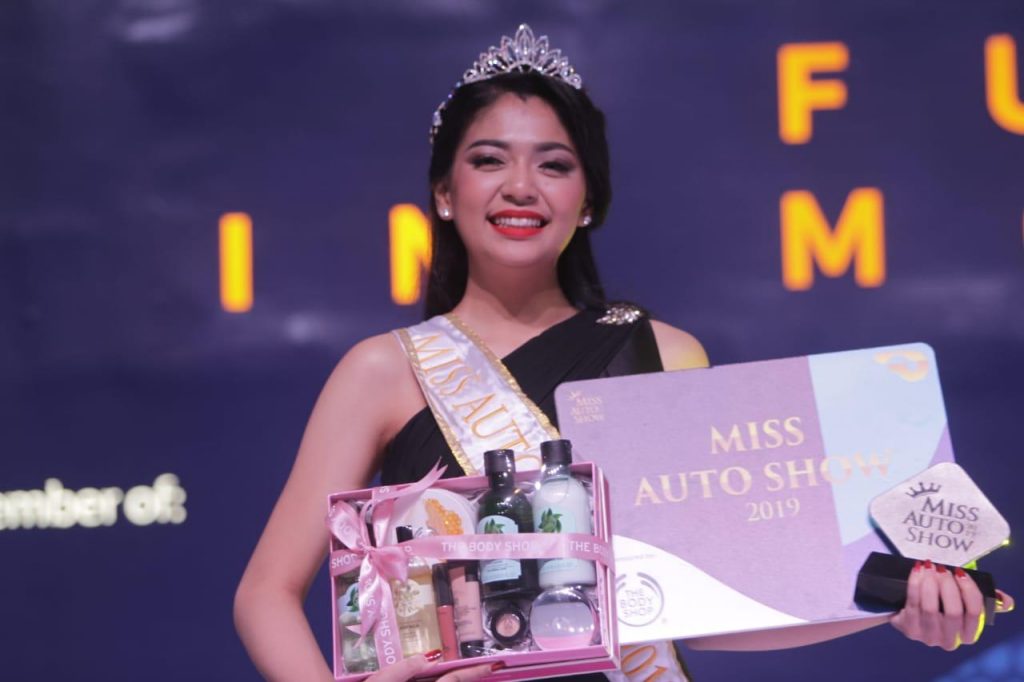 Cantik dan Cerdas, SPG Lexus Ini Jadi Pemenang Miss Auto Show 2019