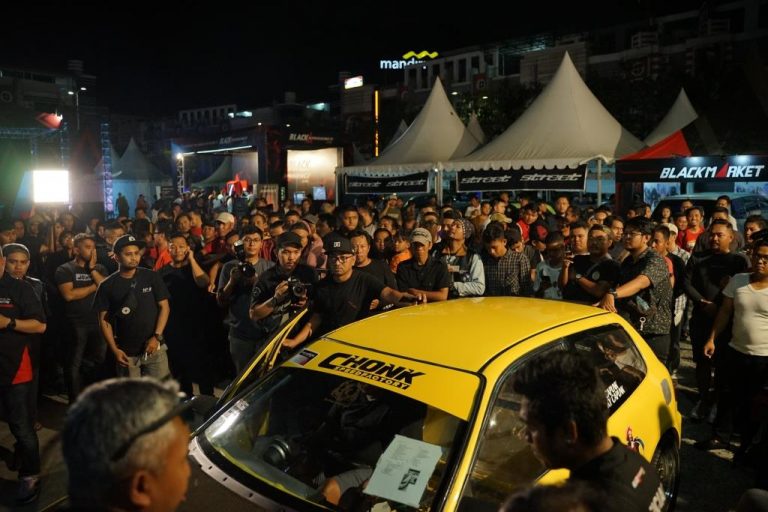 Gimik Adu Bising Knalpot Ramaikan Black Auto Battle 2019 Balikpapan