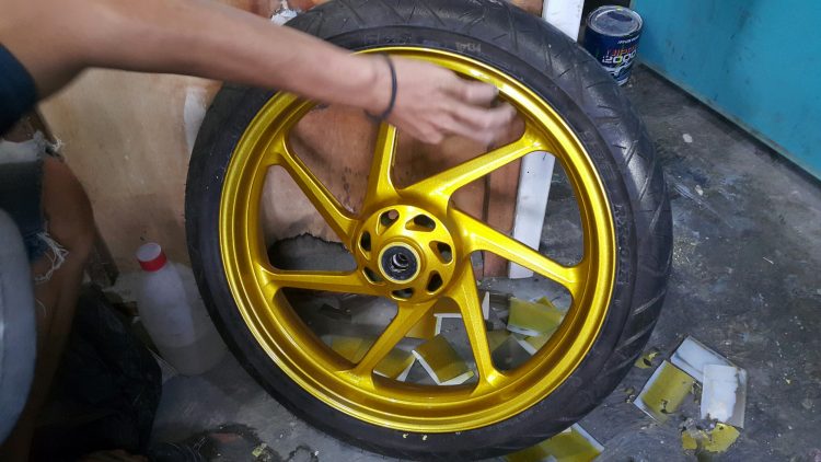 Tips Modifikasi Warna Velg Sepeda Motor, Sesuaikan Jenisnya!