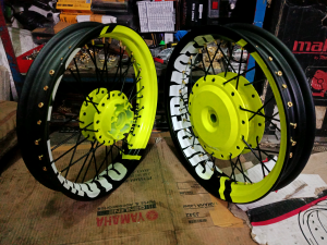 Tips Modifikasi Warna Velg Sepeda Motor, Sesuaikan Jenisnya!