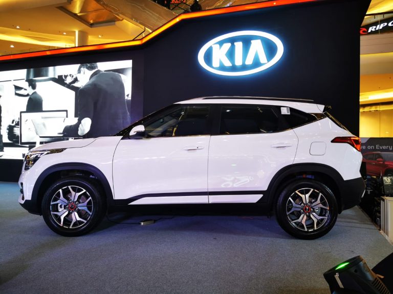 Review MG HS 2023, Ubahan Cukup Menarik, Performa Tetap Sama - Carmudi Indonesia