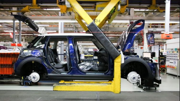 Penjualan Mobil Mini Menurun, Ratusan Pekerja Pabrik Terancam PHK