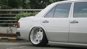 Modifikasi Mercedes-Benz W124, Kepincut Jadi yang Pertama di Dunia