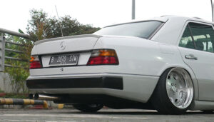 Modifikasi Mercedes-Benz W124, Kepincut Jadi yang Pertama di Dunia