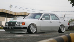 Modifikasi Mercedes-Benz W124, Kepincut Jadi yang Pertama di Dunia