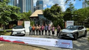 Toyota Dukung KTT ASEAN 2023 Lewat 65 Unit bZ4X - Carmudi Indonesia