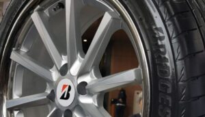Daftar Tipe dan Harga Ban Mobil Bridgestone Terbaru 2024