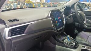 Spesifikasi Lengkap dan Harga Wuling New Almaz RS 2023