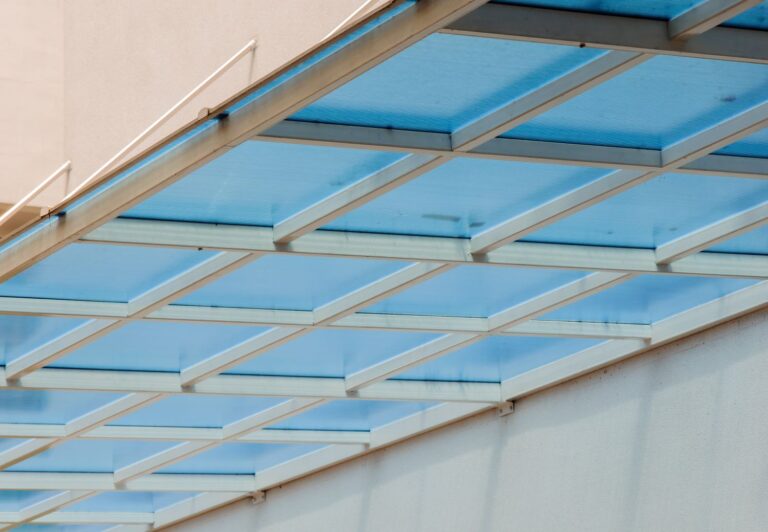 7 Inspirasi Desain Kanopi Baja Ringan untuk Carport Mobil