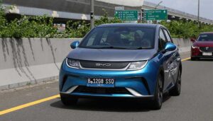 Perbandingan Wuling Binguo EV dan BYD Dolphin, Mana yang Lebih Oke?