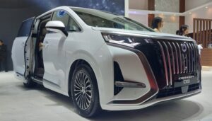 Interior Denza D9: Dilengkapi Fitur Canggih yang Melimpah