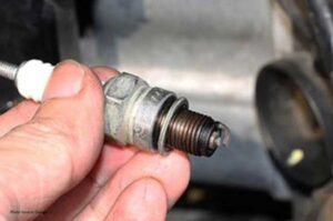 Busi Motor Matic: Fungsi, Ciri Kerusakan, dan Waktu Ganti yang Tepat ...