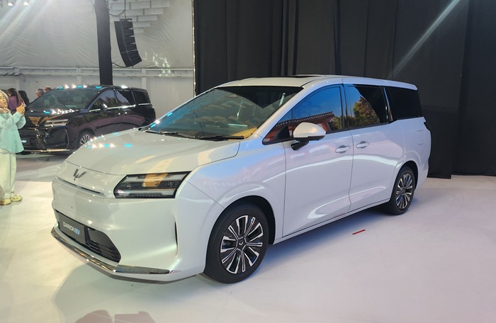 Perbandingan Harga MPV Listrik: Wuling Darion, BYD M6, Aletra L8 ...