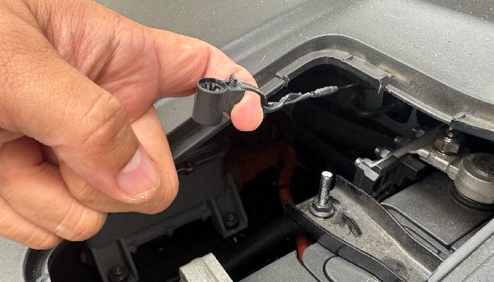 Charger Gun Tersangkut? Neta Bagikan Tips Aman Melepasnya - Carmudi ...