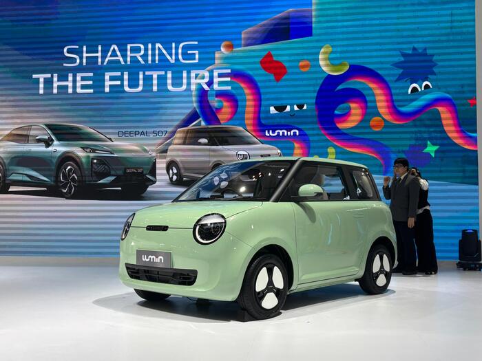 Changan Luncurkan Lumin dan Deepal SO7 di GJAW 2025, Harga Mulai Rp170 Jutaan