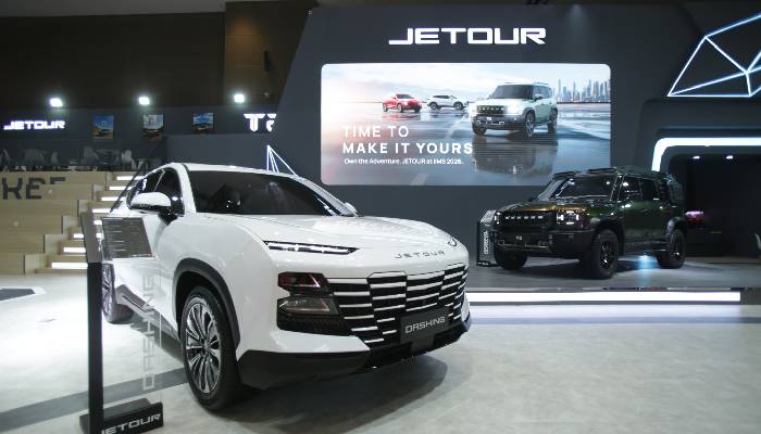 Punya Panoramic Roof 75 Inci dan Kamera 540, Jetour Dashing Goda Kaum ...
